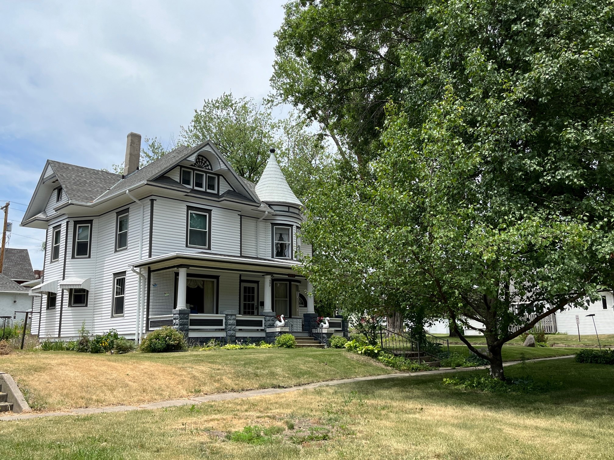 Single Family 1915 Home - Rice Auction Company